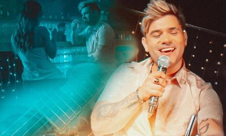 Ray David celebra el primer lugar en el Top Tropical del tema "Demasiado"