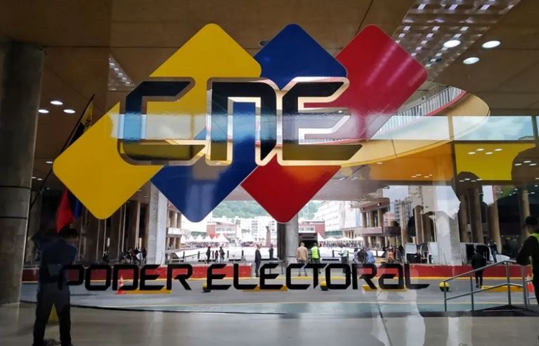 Doce candidatos formalizaron su inscripción ante el CNE