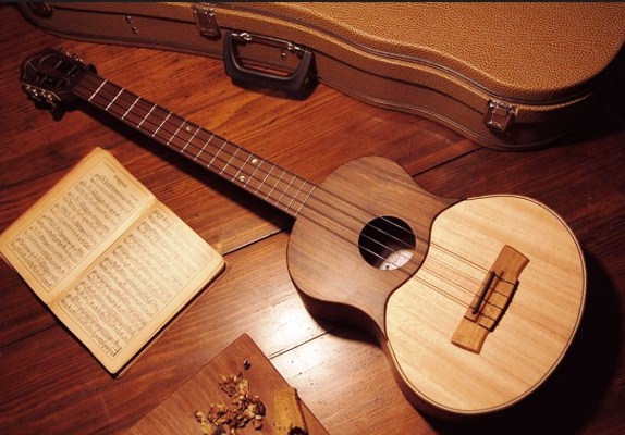 Se celebra hoy el Día Nacional del Cuatro: Instrumento de identidad ...