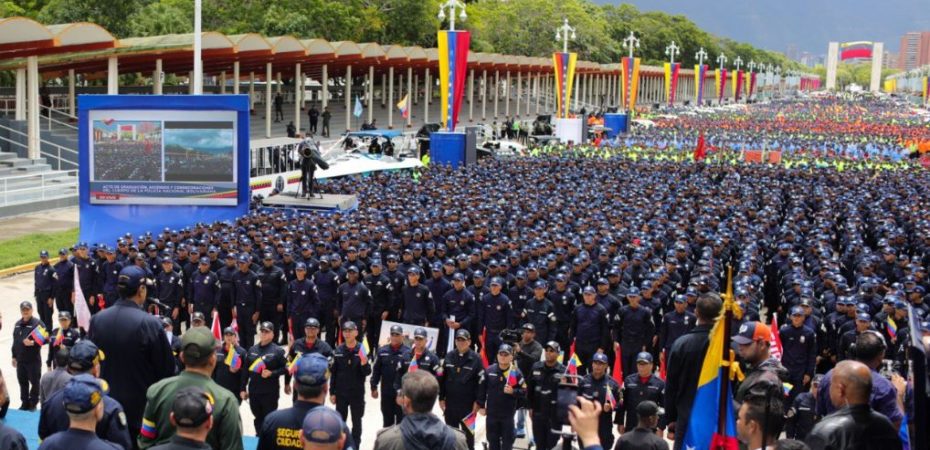 Realizan acto de graduación, ascensos y condecoraciones al CPNB con ...