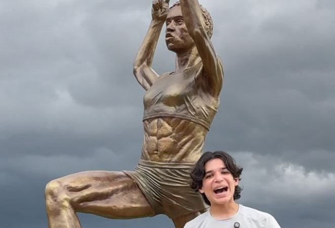 Josué Benjamín Figueroa compone escultura para Yulimar Rojas