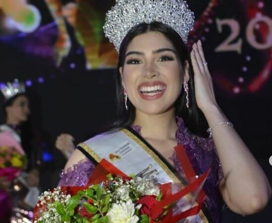 La zuliana Maurieth Cubillán se alzó con la corona del Miss Turismo ...