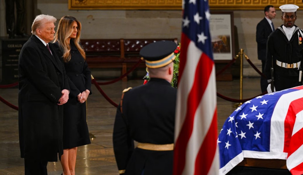 Trump se presenta a rendir homenaje ante el féretro de Jimmy Carter en ...
