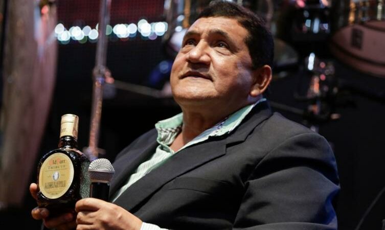 Poncho Zuleta le entrega con fe sus días santos a Dios